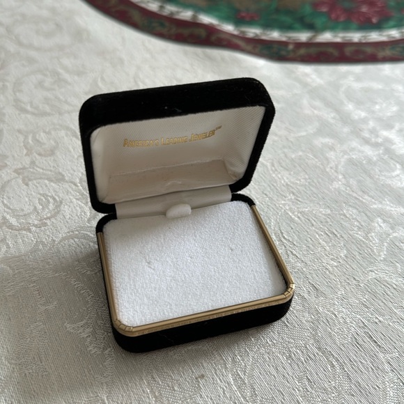 Service Merchandise | Storage & Organization | 25 Vintage Black Velvet ...